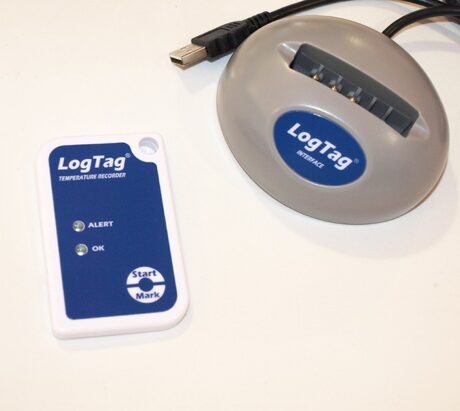 Conjunto de termógrafo LogTag Trix8 y base USB para lectura de parámetros.